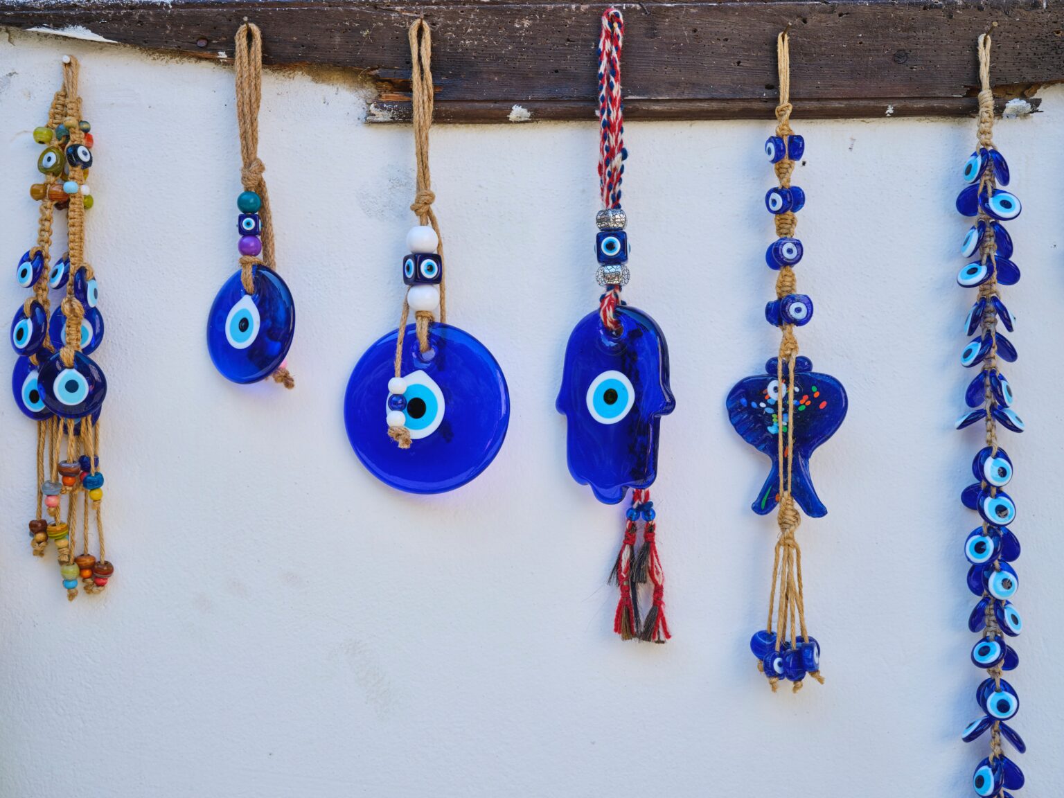 What is the Difference Between the Evil Eye and Hamsa Hand?