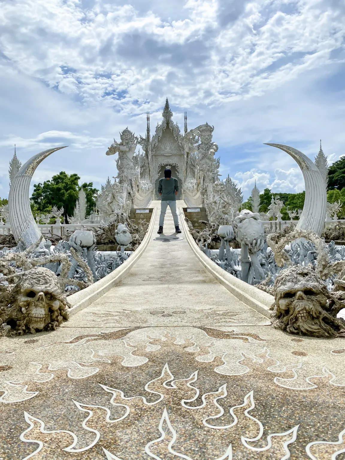 15 Facts & Symbolisms of the White Temple (Wat Rong Khun)