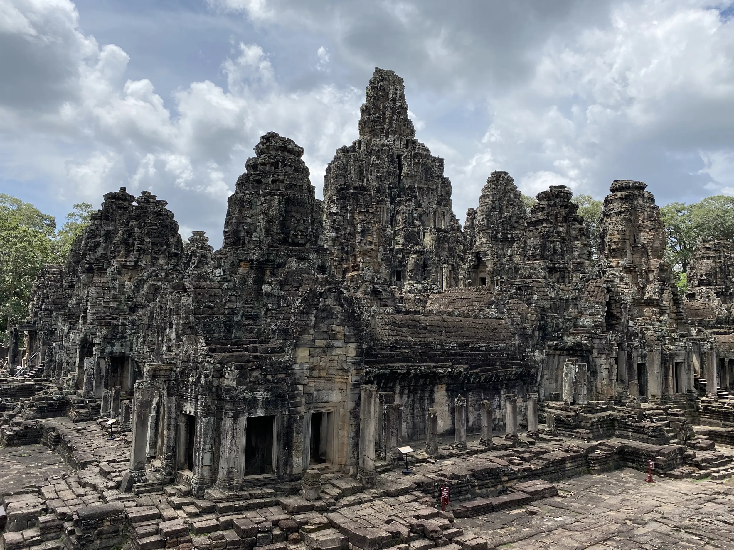 Your Guide to Sri Lankan Culture, Customs, and Traditions